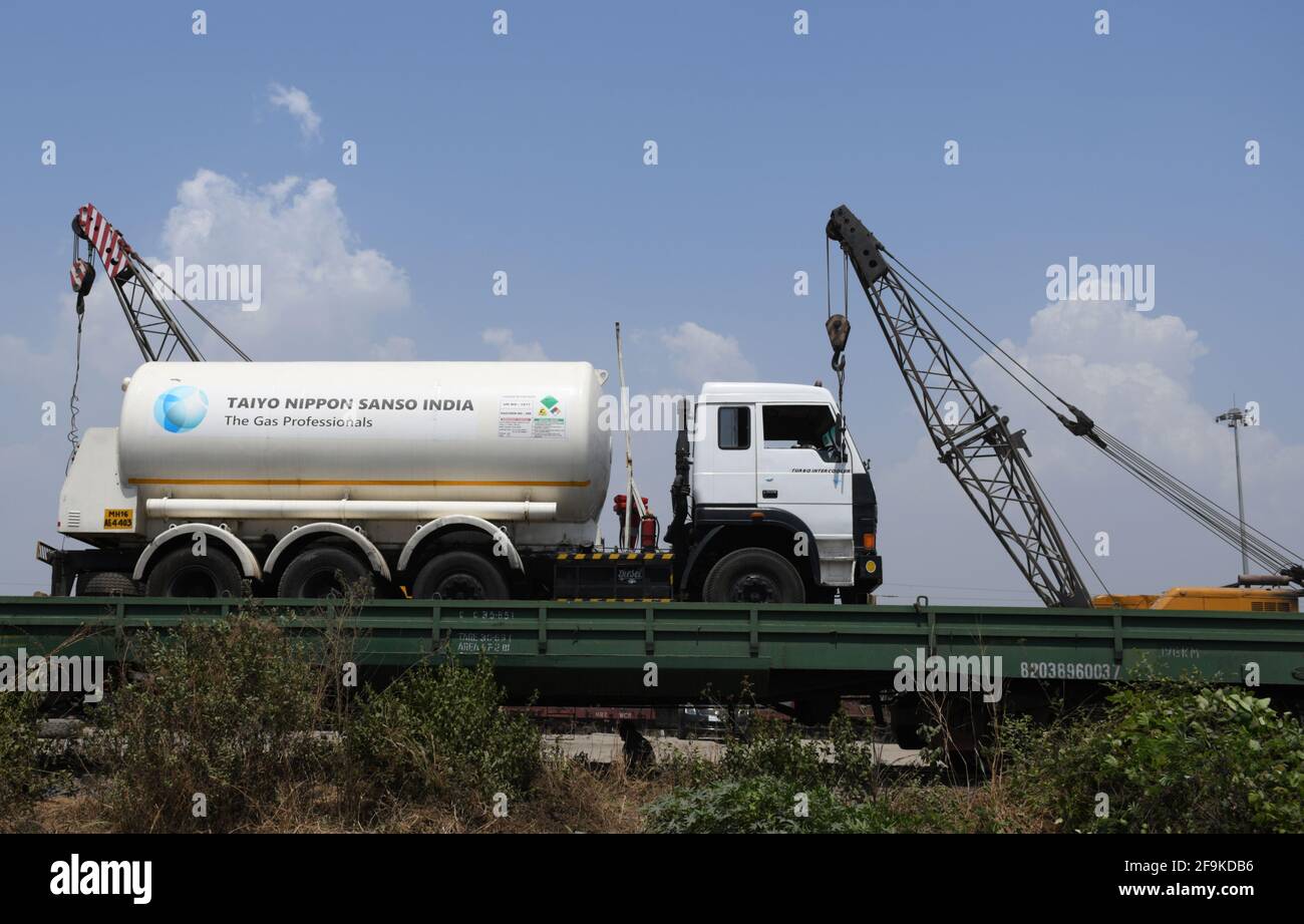 Oxygen tanker hi-res stock photography and images - Alamy