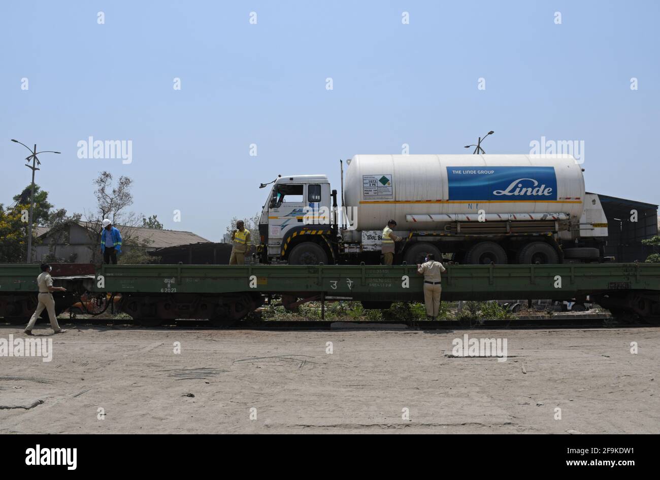 Oxygen tanker hi-res stock photography and images - Alamy