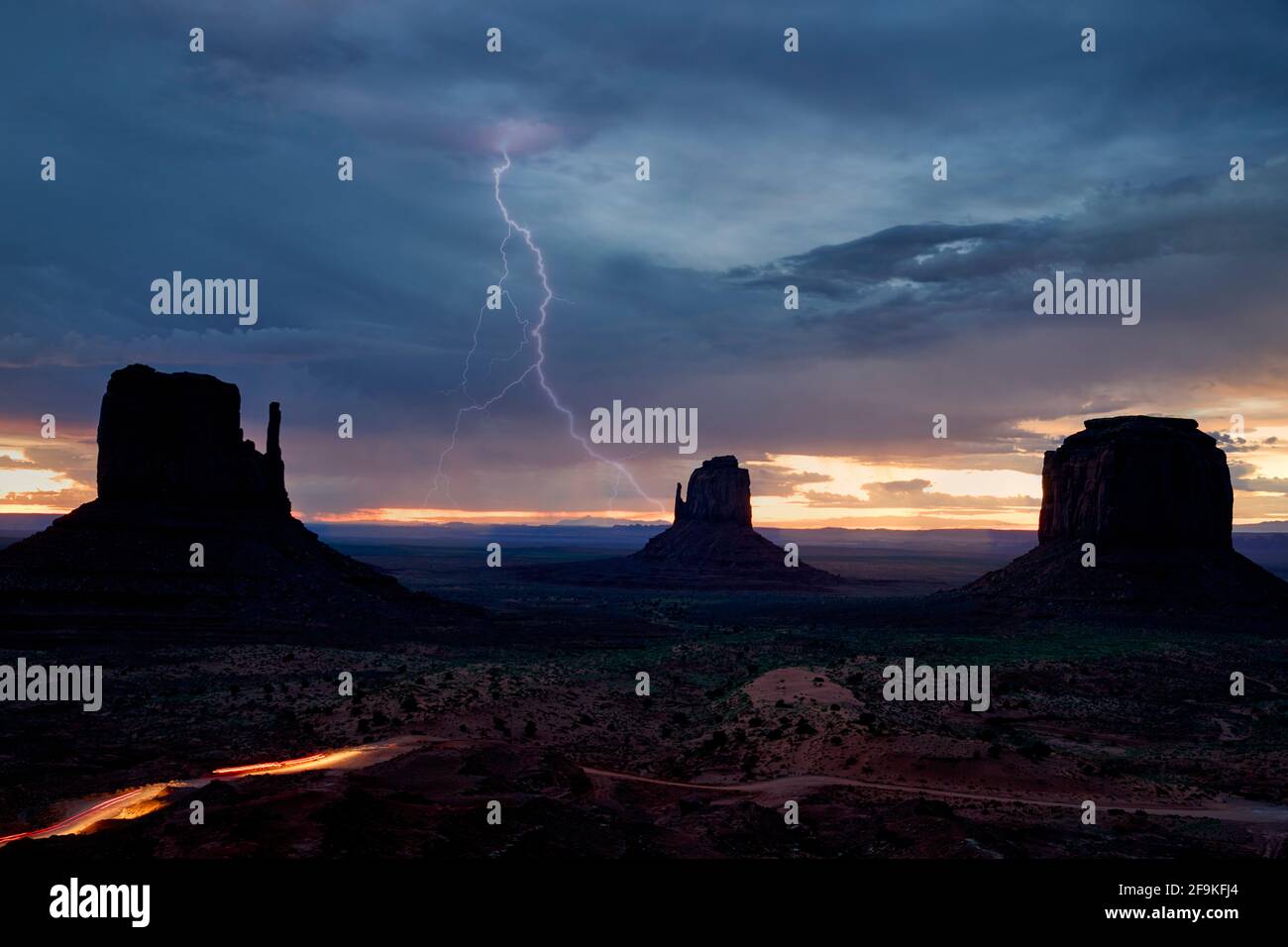 Monument valley lightning hi-res stock photography and images - Alamy