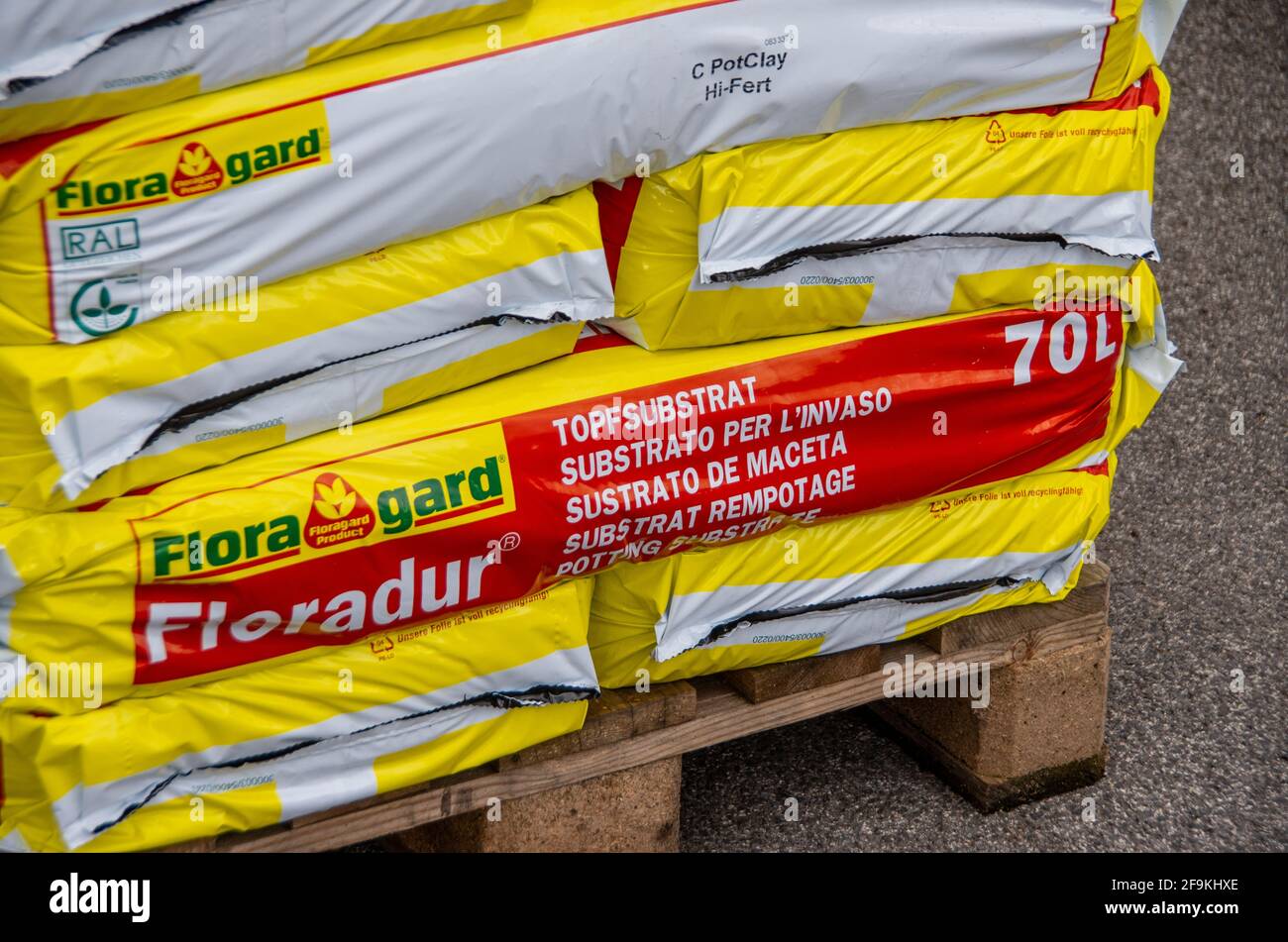 Pallet bag hi-res stock photography and images - Alamy