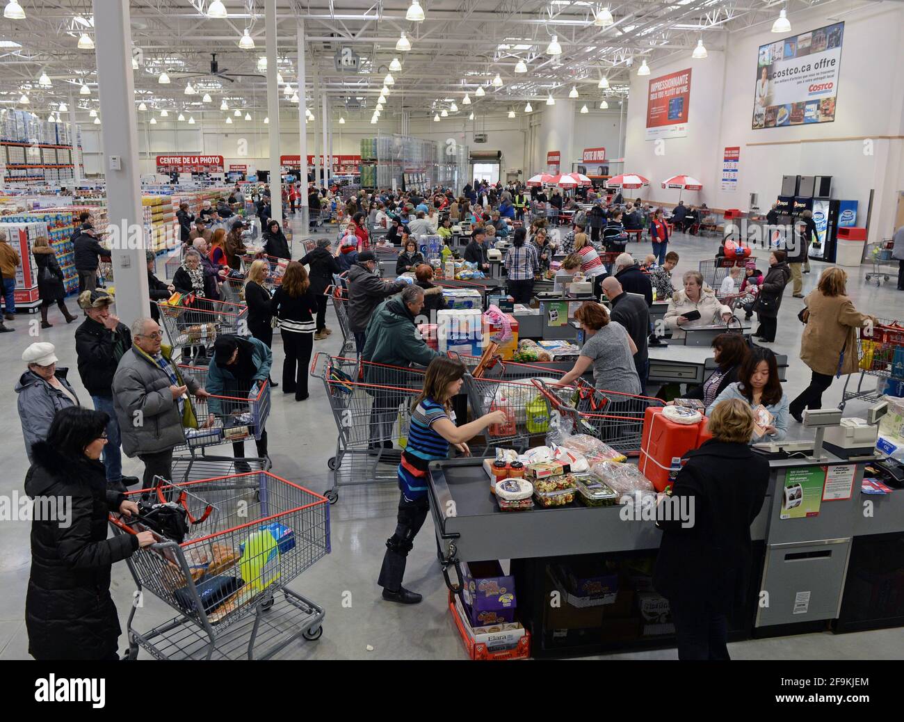 Shopping at Costco Stock Photo - Alamy