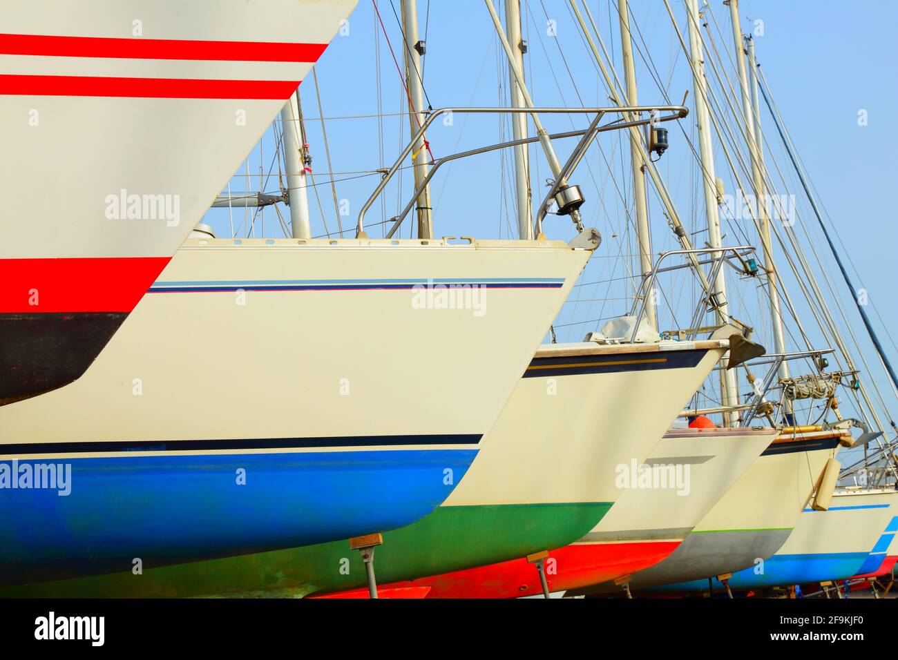 Row of boats hi-res stock photography and images - Alamy