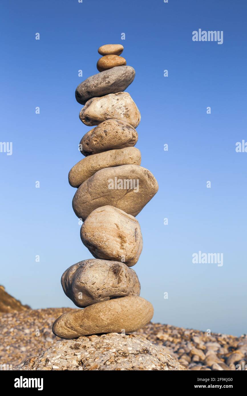 Stone stack beach hi-res stock photography and images - Alamy