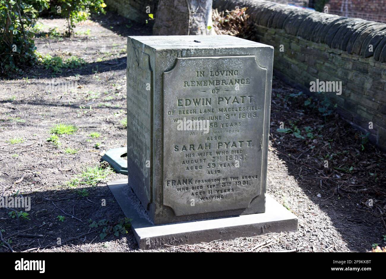 Sarah pyatt hi-res stock photography and images - Alamy