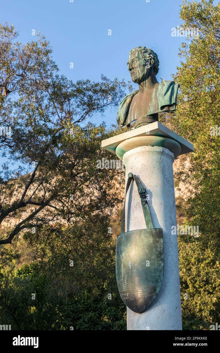 Wellington memorial statue hi-res stock photography and images - Alamy