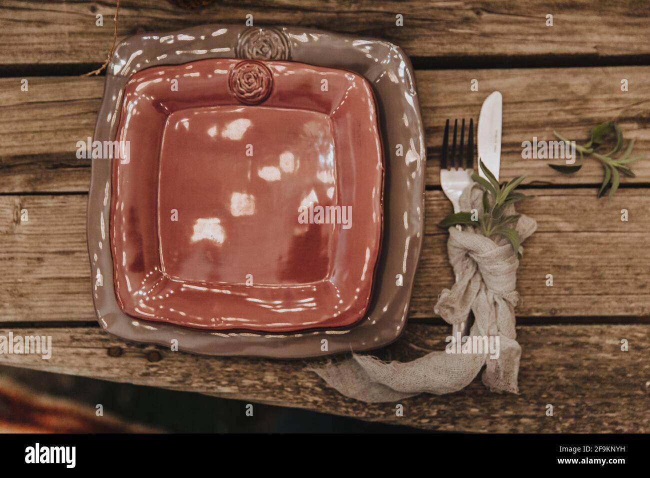 Square table setting hi-res stock photography and images - Alamy