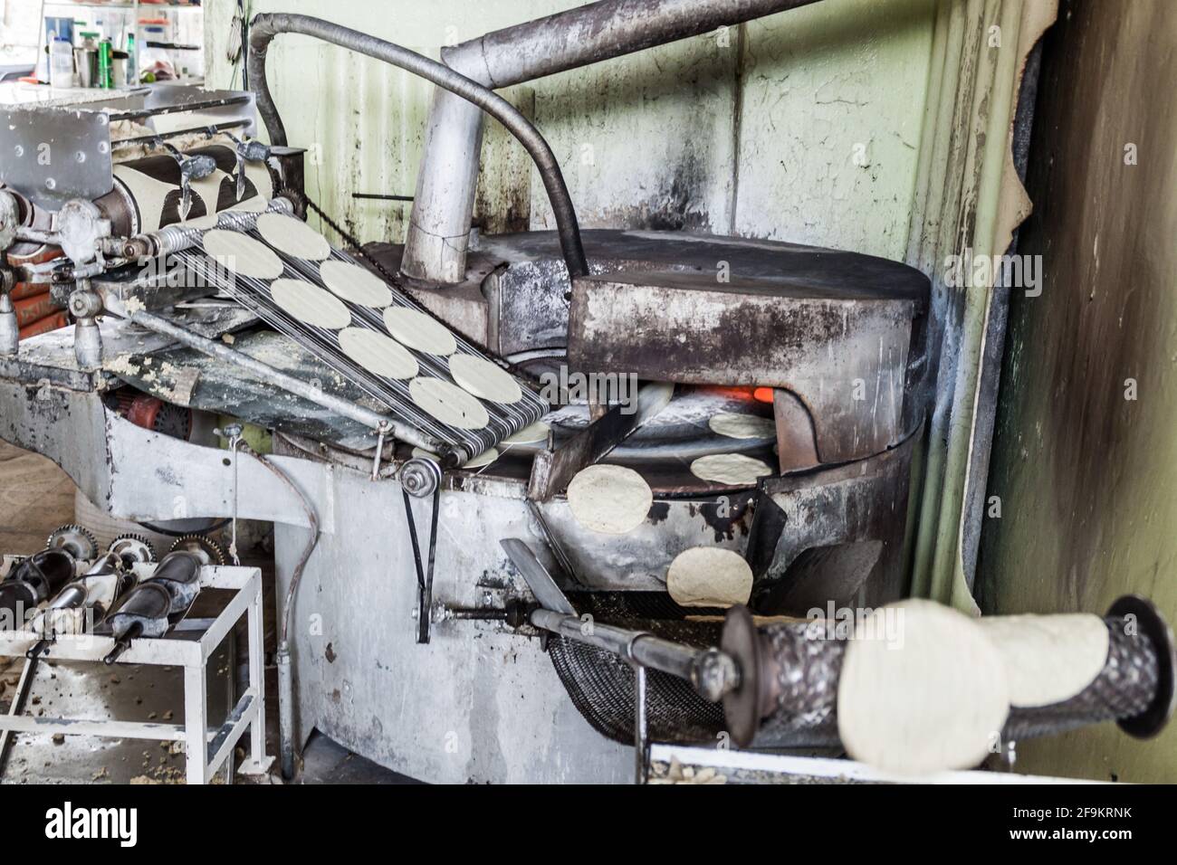 Flour tortilla machine hi-res stock photography and images - Alamy