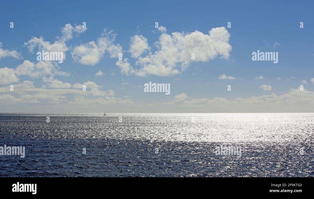 Sailing on pacific ocean hi-res stock photography and images - Alamy