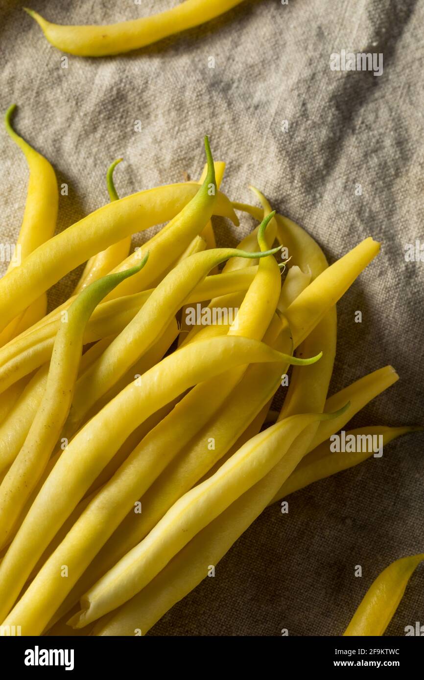 Raw Organic Yellow String Beans in a Bunch Stock Photo - Alamy