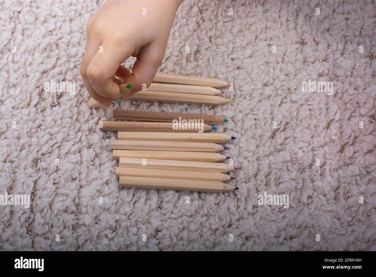 Variety of colors vector set of colored pencils. Drawing and painting ...