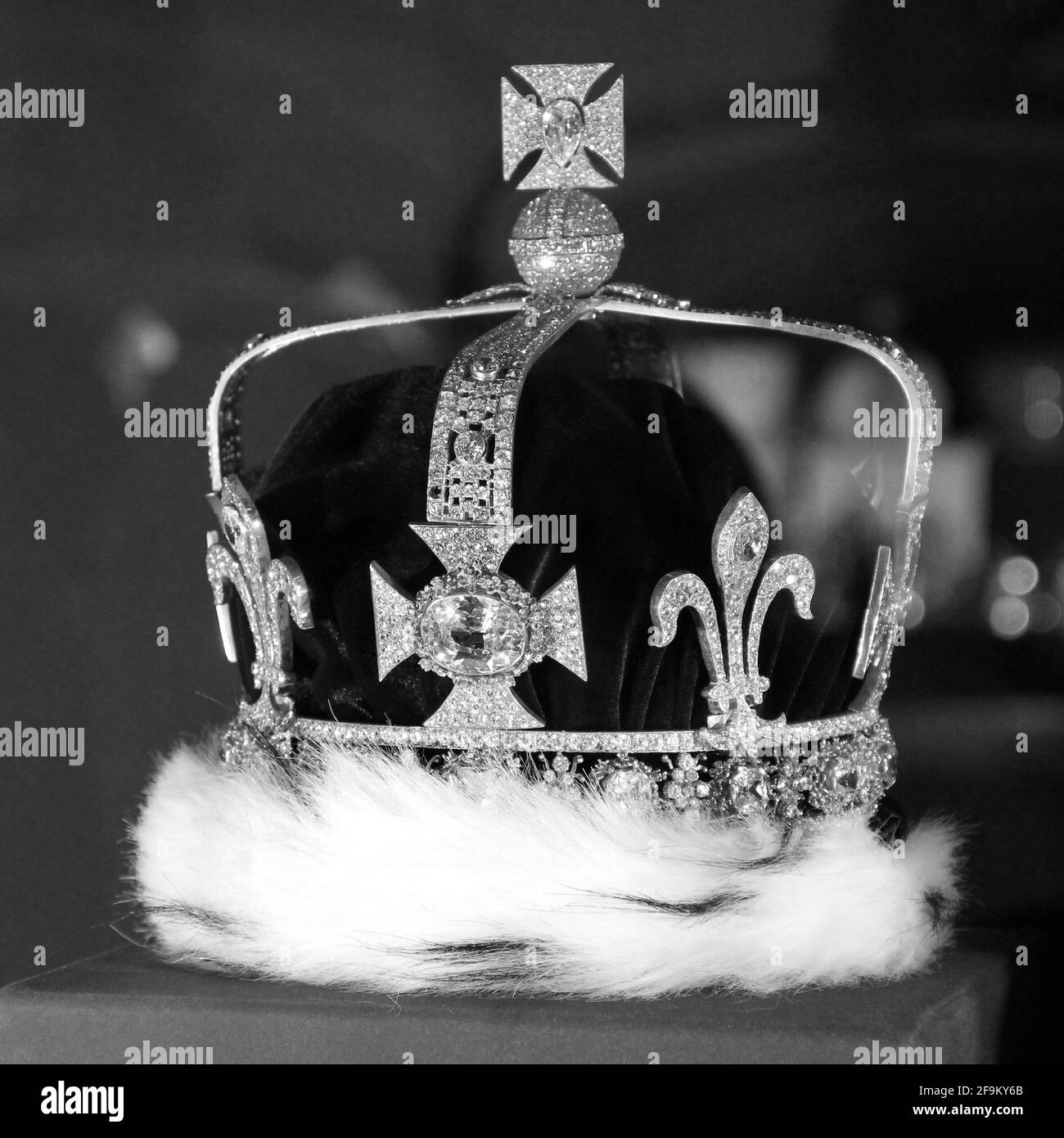 Gold crown white background Black and White Stock Photos & Images - Alamy