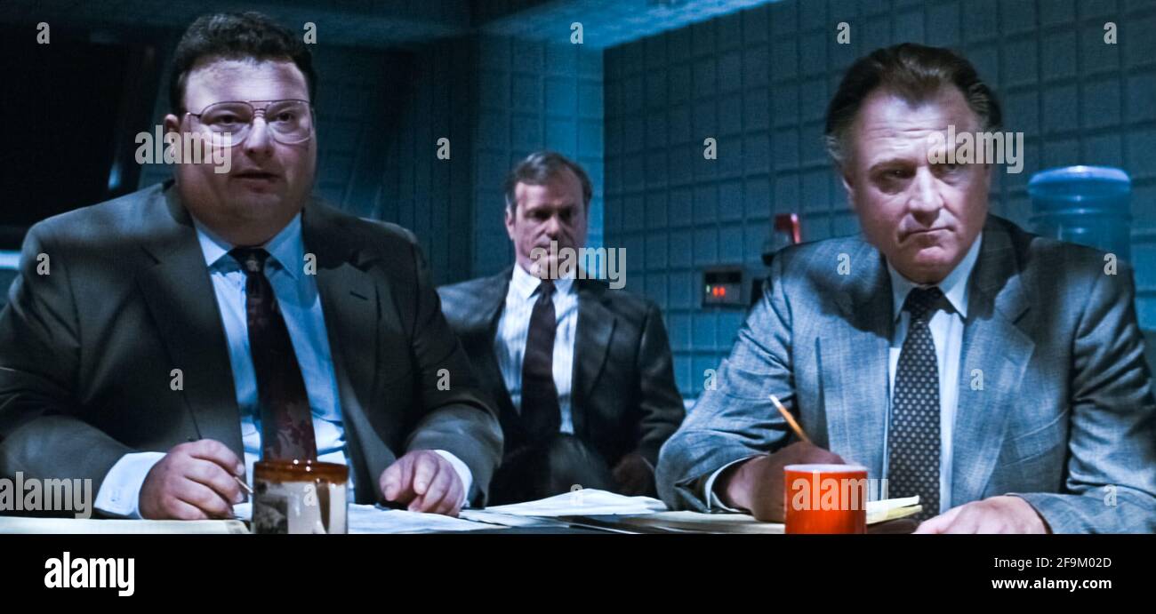 USA. Wayne Knight and Chelcie Ross in a scene from (C)TriStar Pictures ...