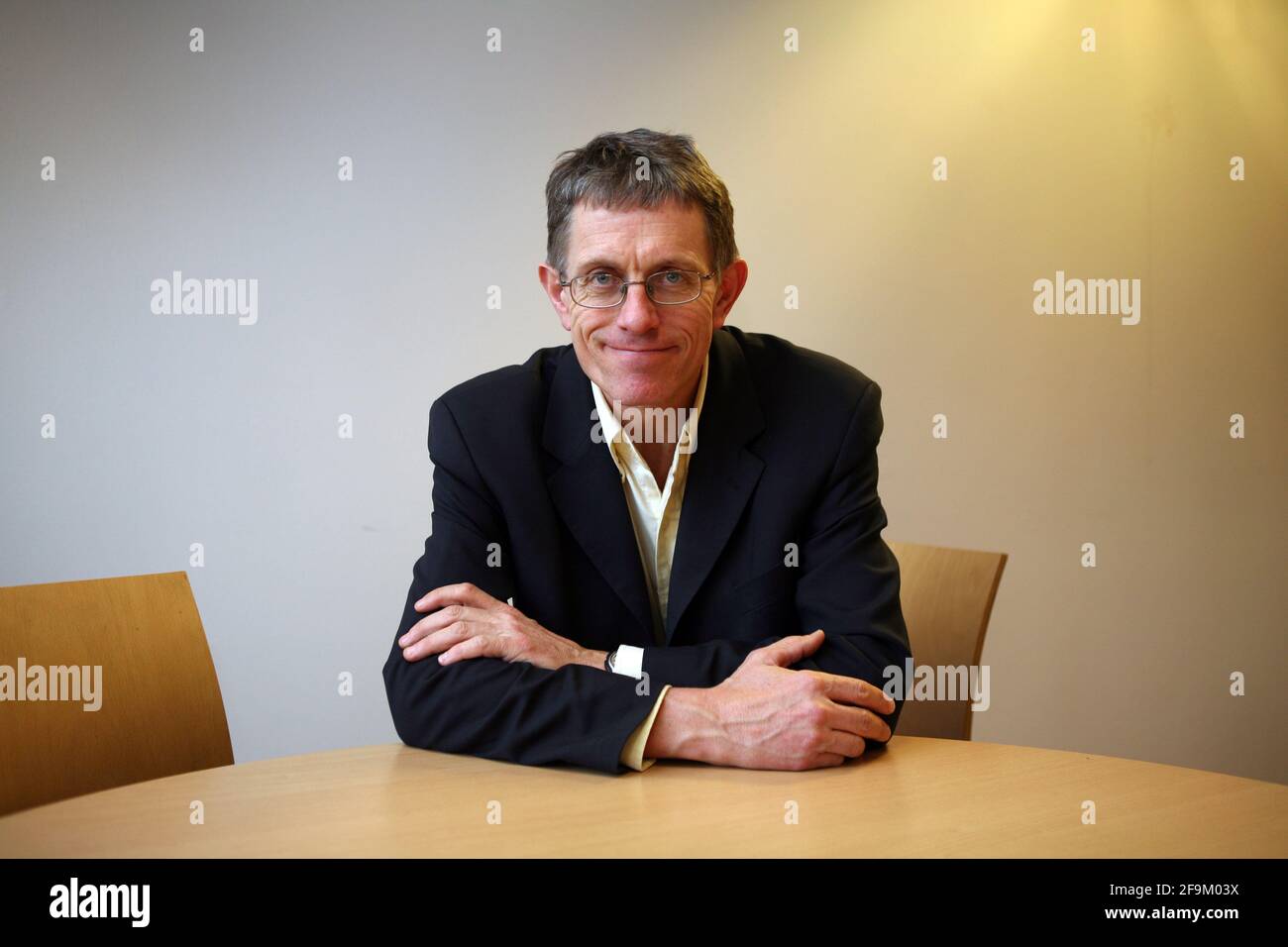 Simon Calder photograph by David Sandison Stock Photo - Alamy