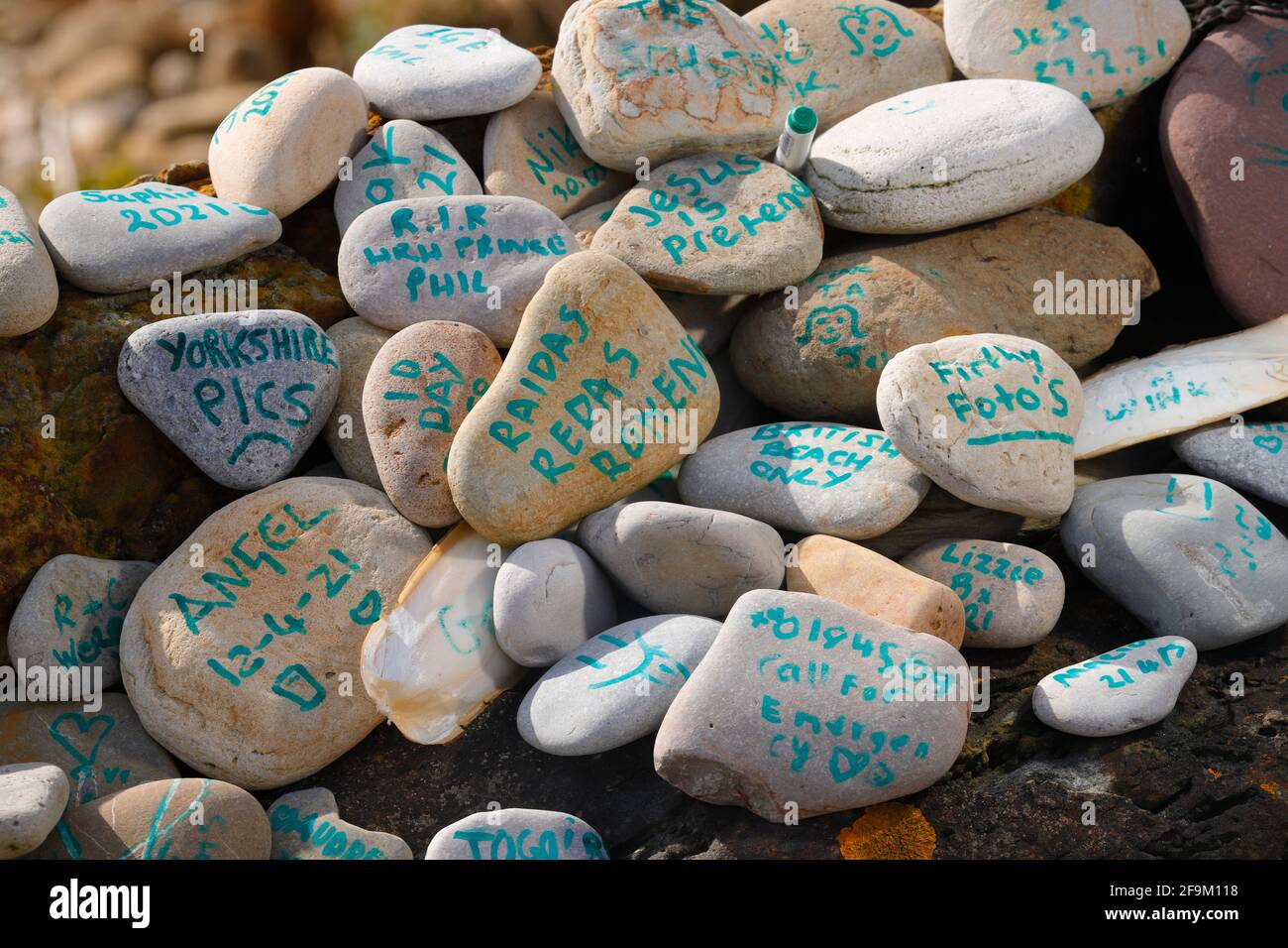 Collection of pebbles hi-res stock photography and images - Alamy