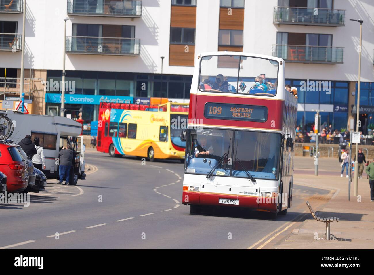 Scarborough bus hi-res stock photography and images - Alamy
