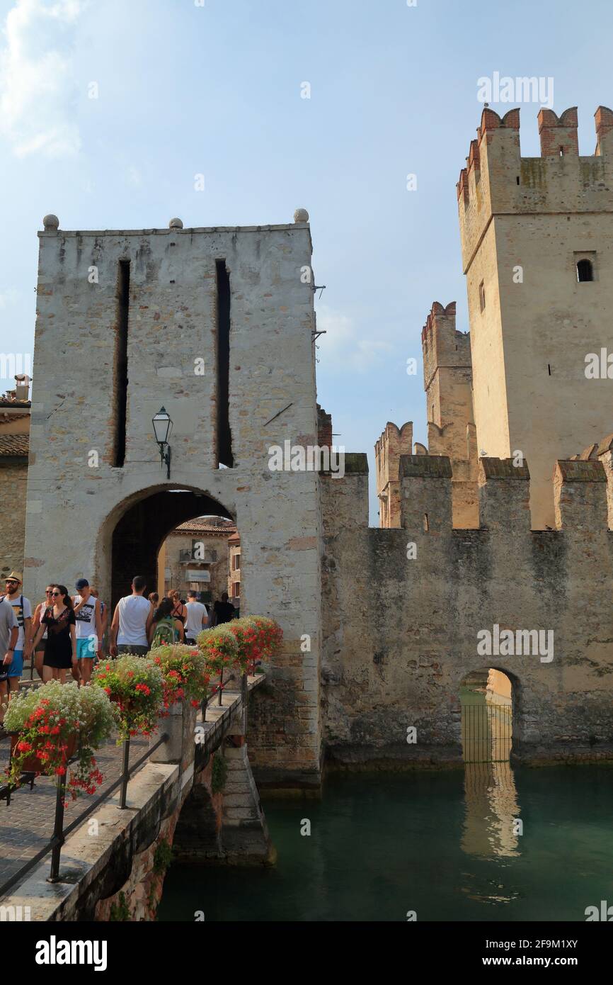 Sirmione castle hi-res stock photography and images - Alamy
