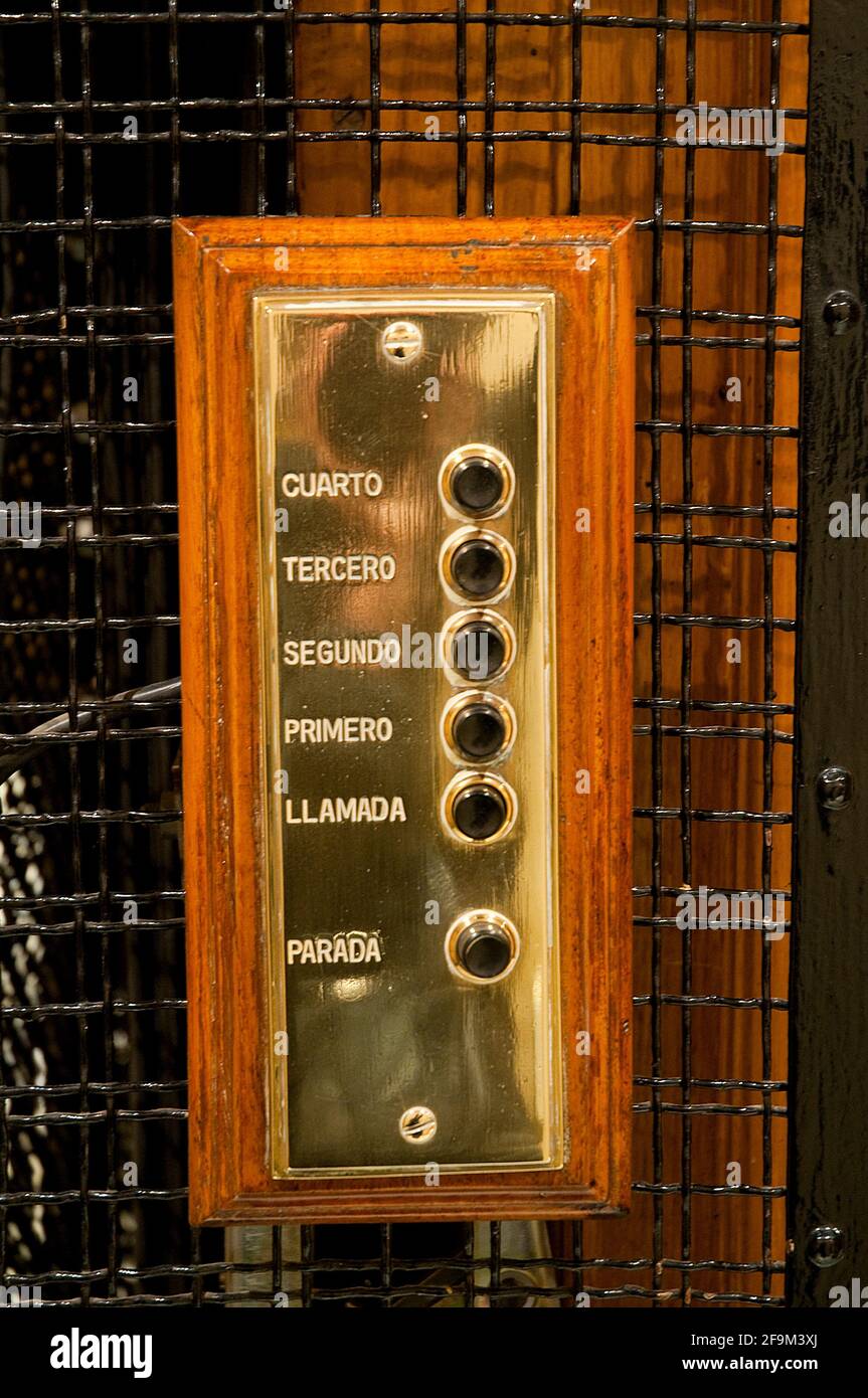 Old fashioned elevator hi-res stock photography and images - Alamy