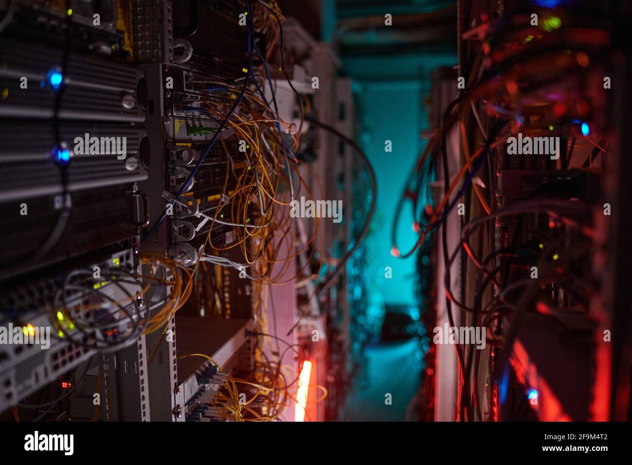 Server room cables hi-res stock photography and images - Alamy