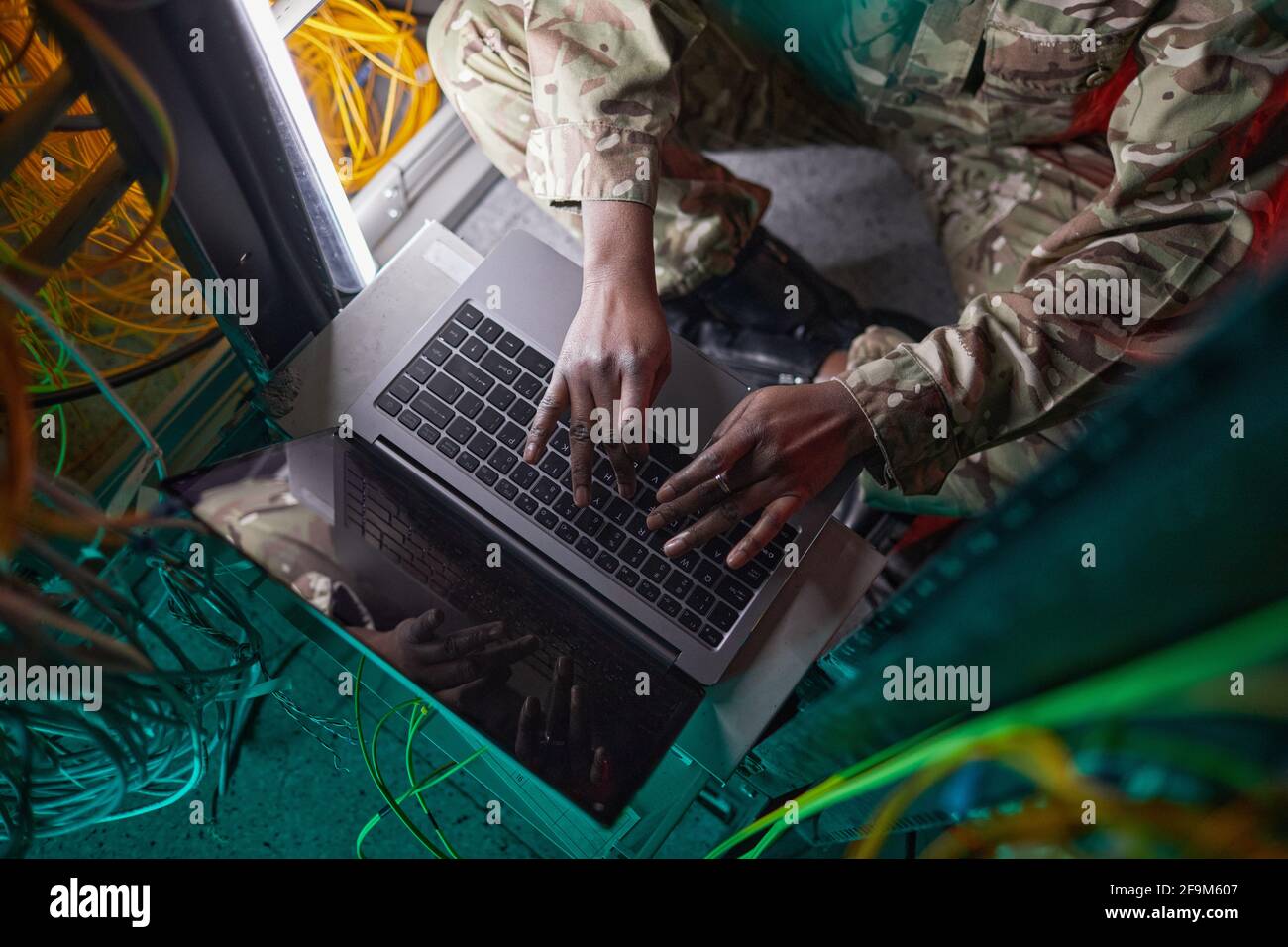 Mainframe computer server hi-res stock photography and images - Alamy