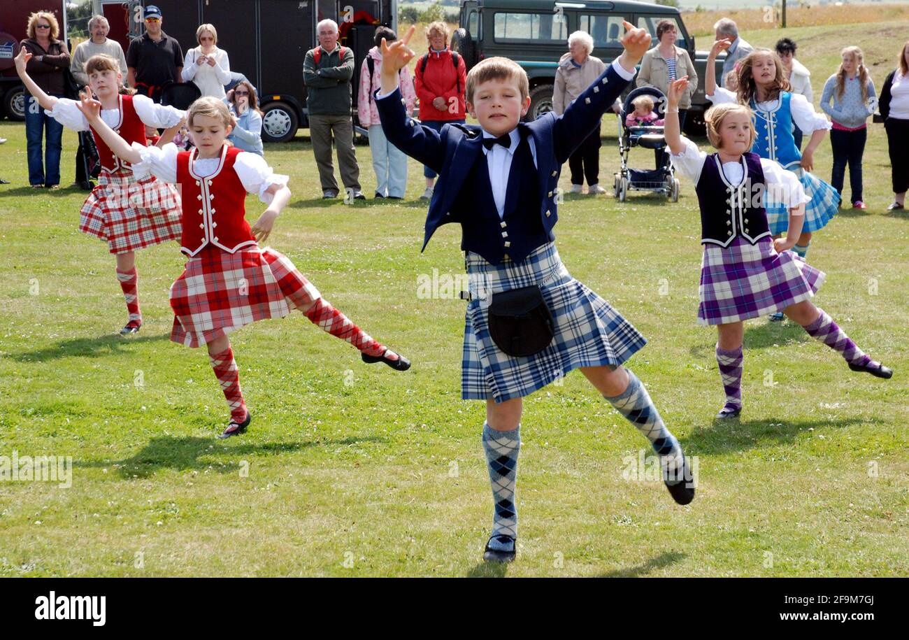 Scottish highland dancers hi-res stock photography and images - Alamy