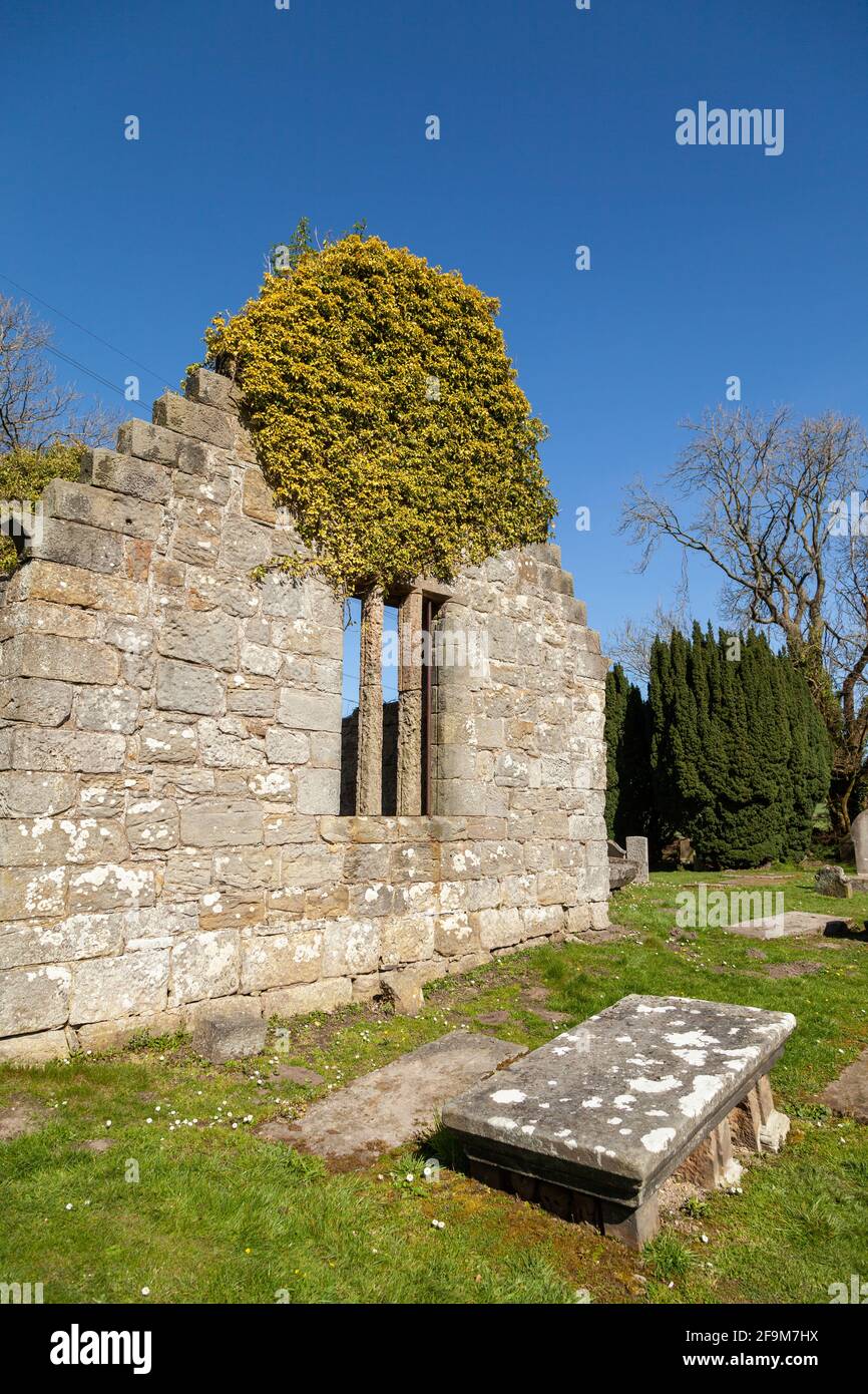 Culross parish church graveyard hi-res stock photography and images - Alamy