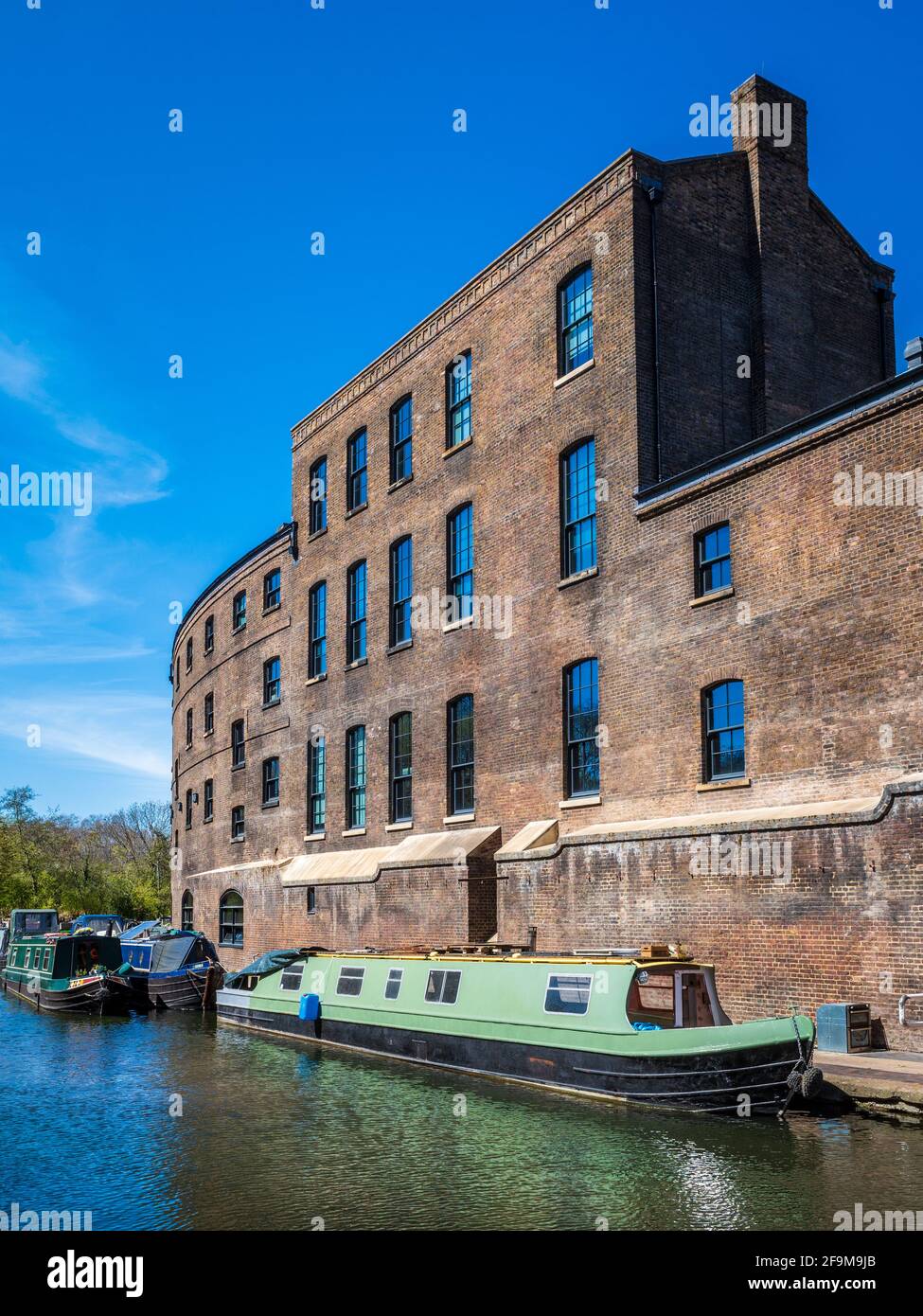 Regents Canal Granary Square Kings Cross London - re-development of ...