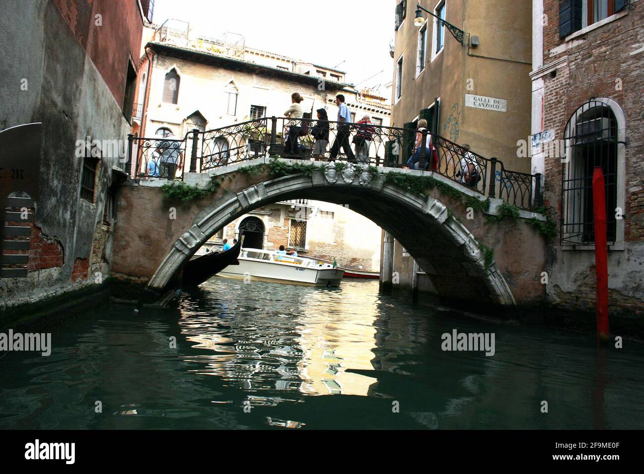 Pedestrian bridge in Venice, Italy Stock Photo - Alamy
