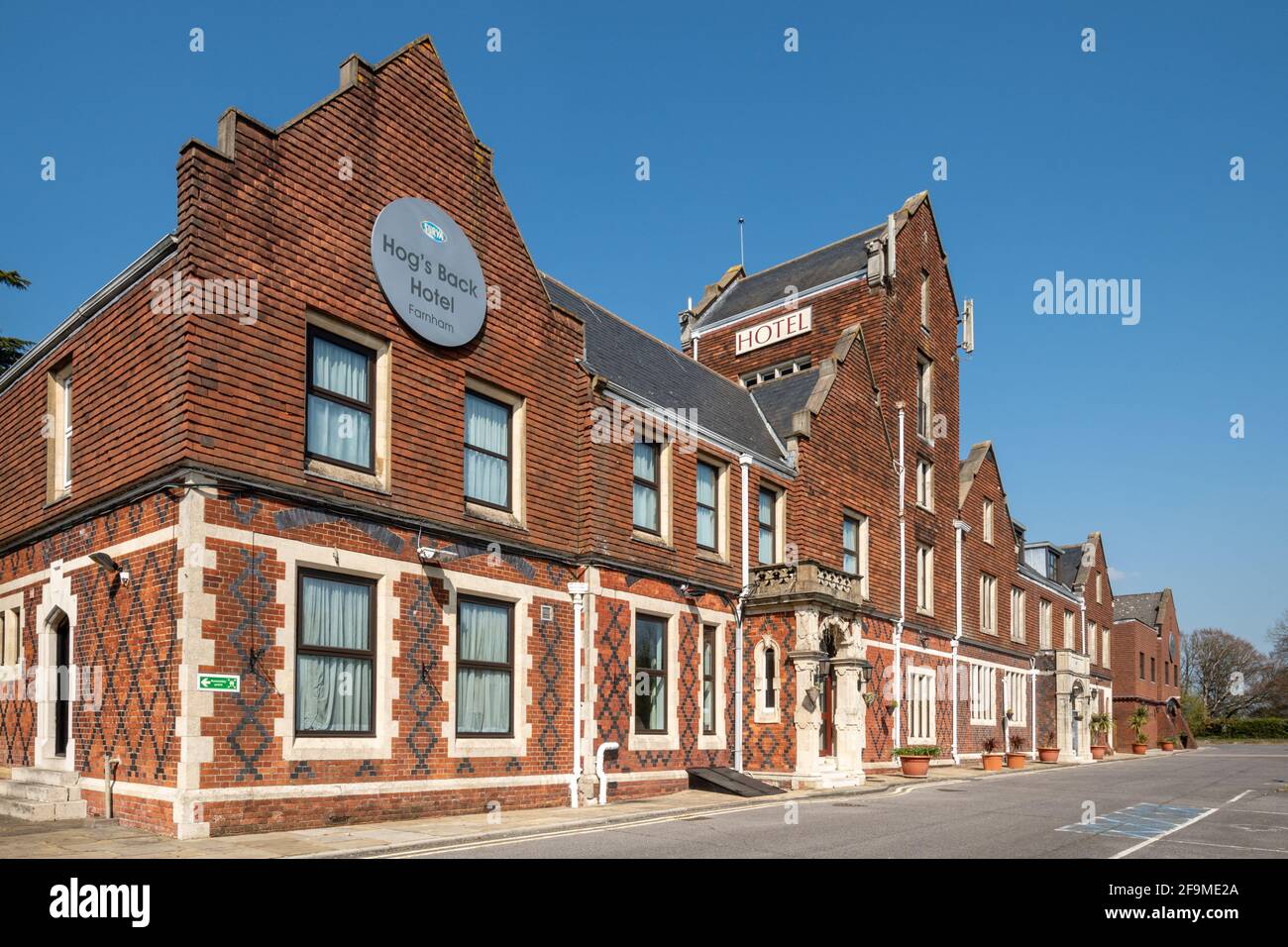 Hogs back hotel and spa hi-res stock photography and images - Alamy