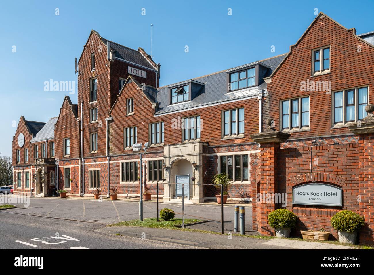 Hogs back hotel and spa hi-res stock photography and images - Alamy