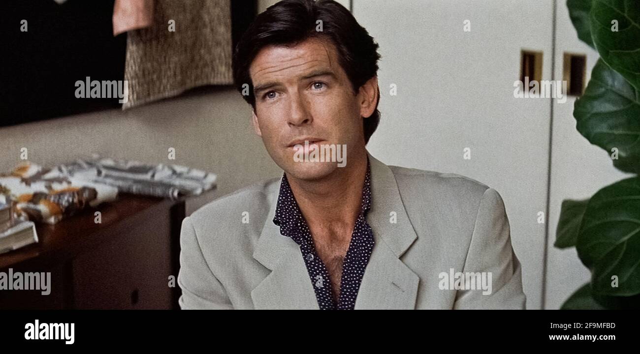 USA. Pierce Brosnan in a scene from (C)20th Century Fox film: Mrs. Doubtfire (1993). Plot: After ...