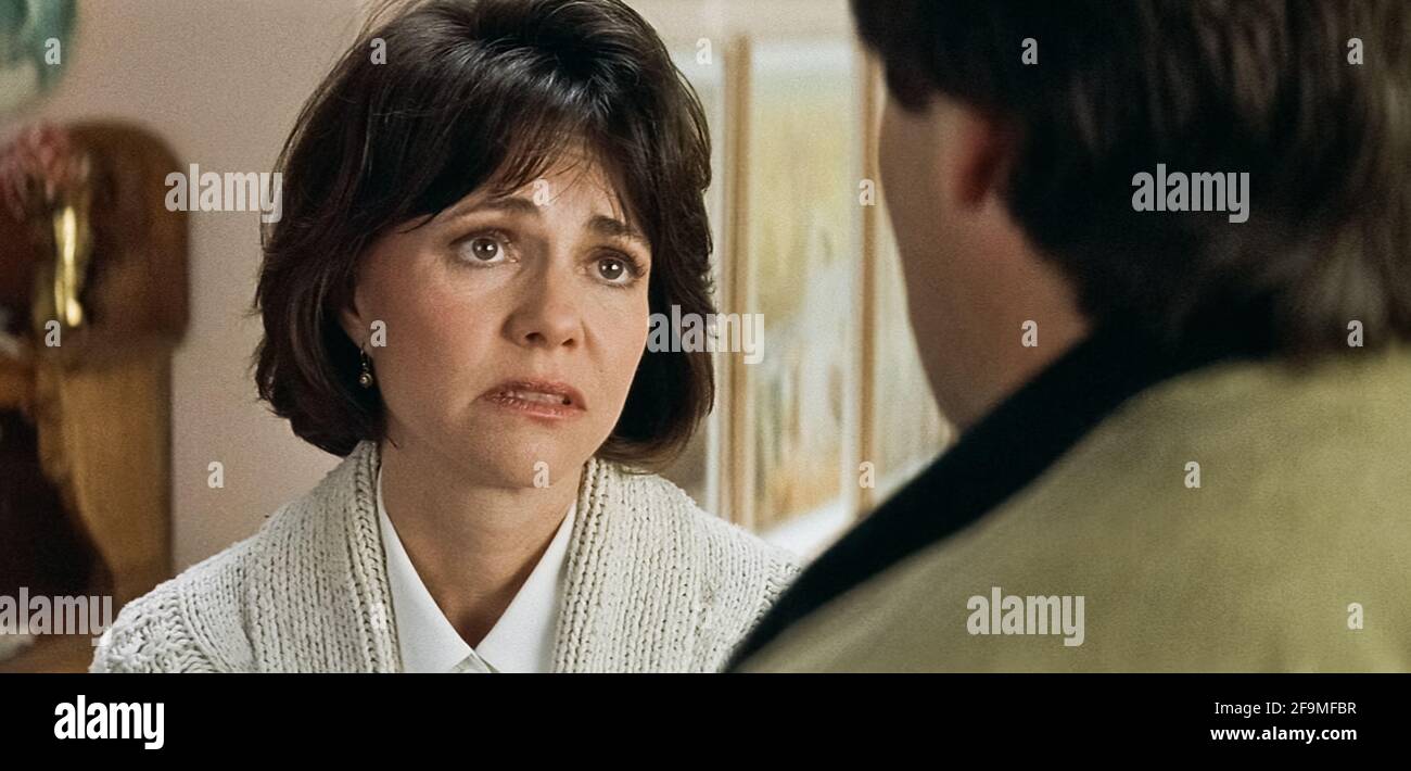 USA. Robin Williams and Sally Field in a scene from (C)20th Century Fox ...
