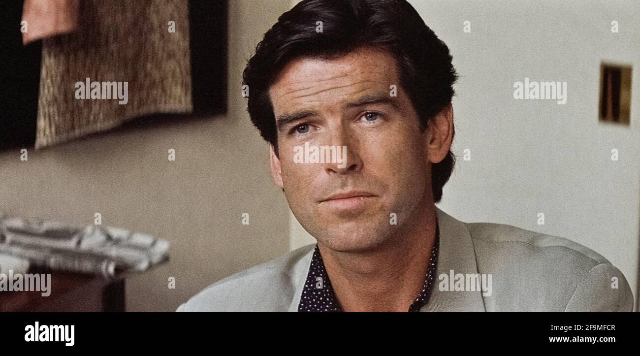 USA. Pierce Brosnan in a scene from (C)20th Century Fox film: Mrs. Doubtfire (1993). Plot: After ...