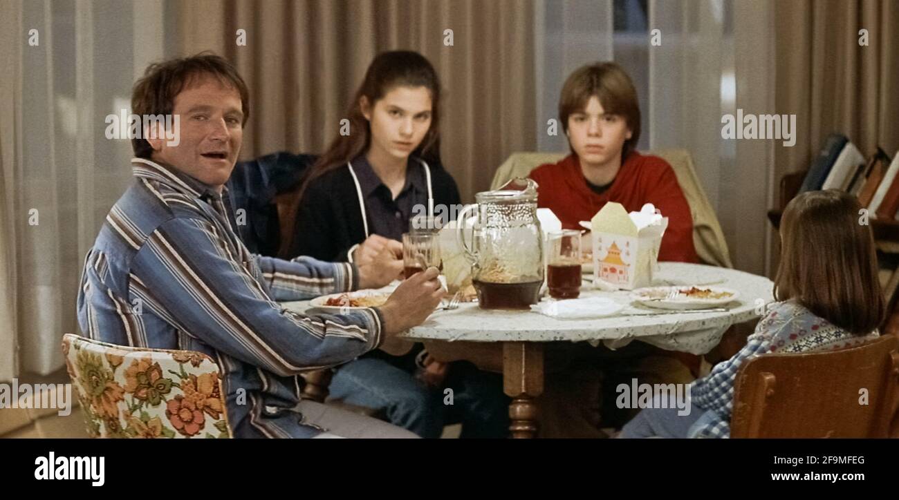 USA. Robin Williams, Lisa Jakub, Matthew Lawrence, and Mara Wilson in a scene from (C)20th ...