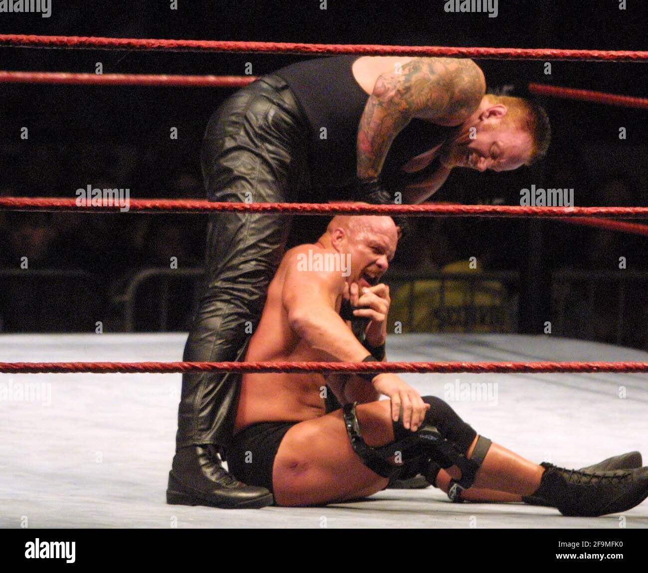 Stone cold steve austin 2002 hi-res stock photography and images - Alamy