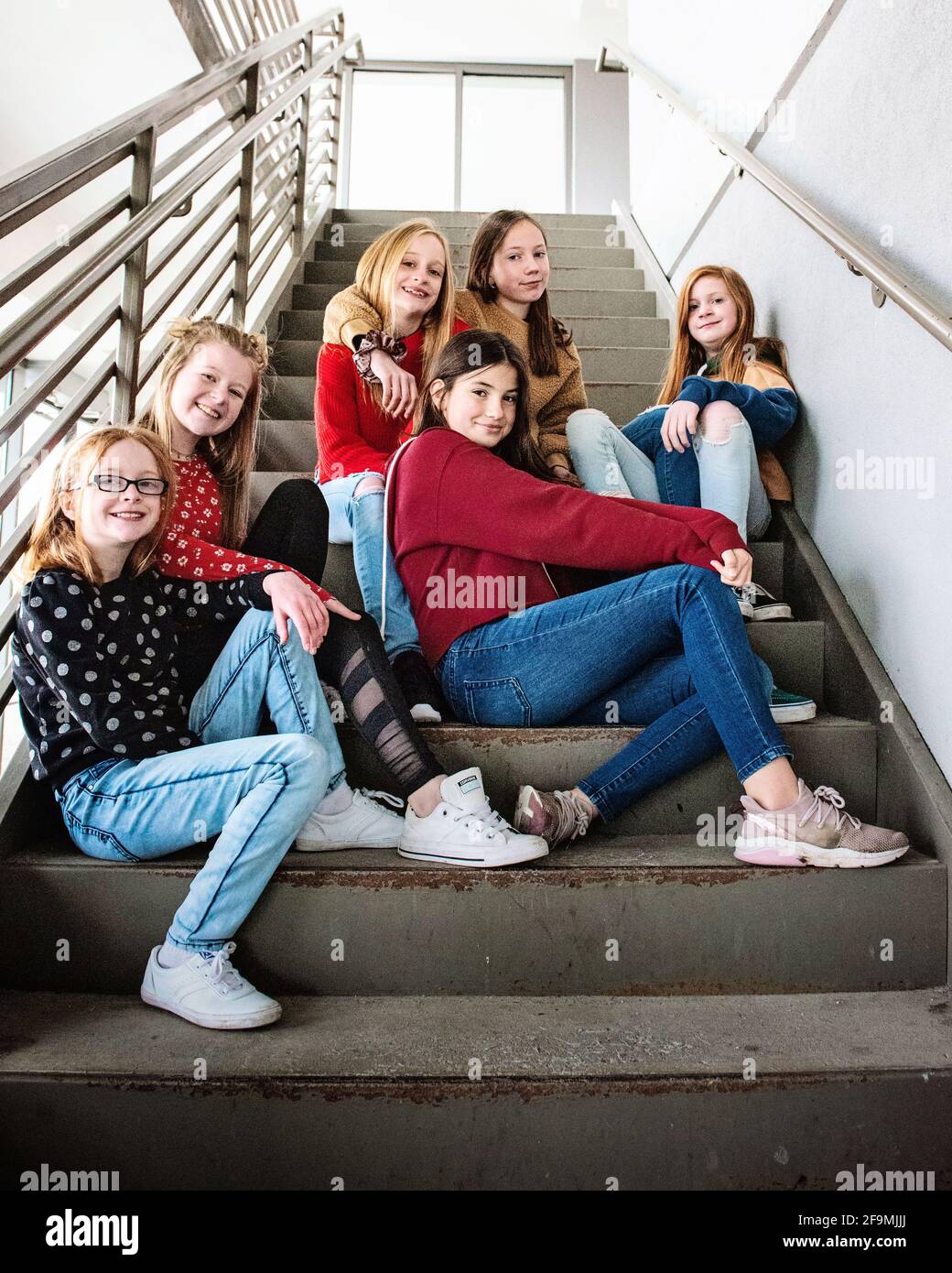 Tweens in fashion hi-res stock photography and images - Alamy
