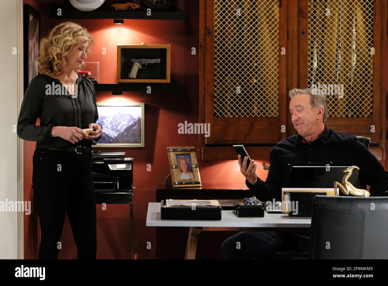 LAST MAN STANDING, from left: Nancy Travis, Tim Allen, Butterfly Effect ...