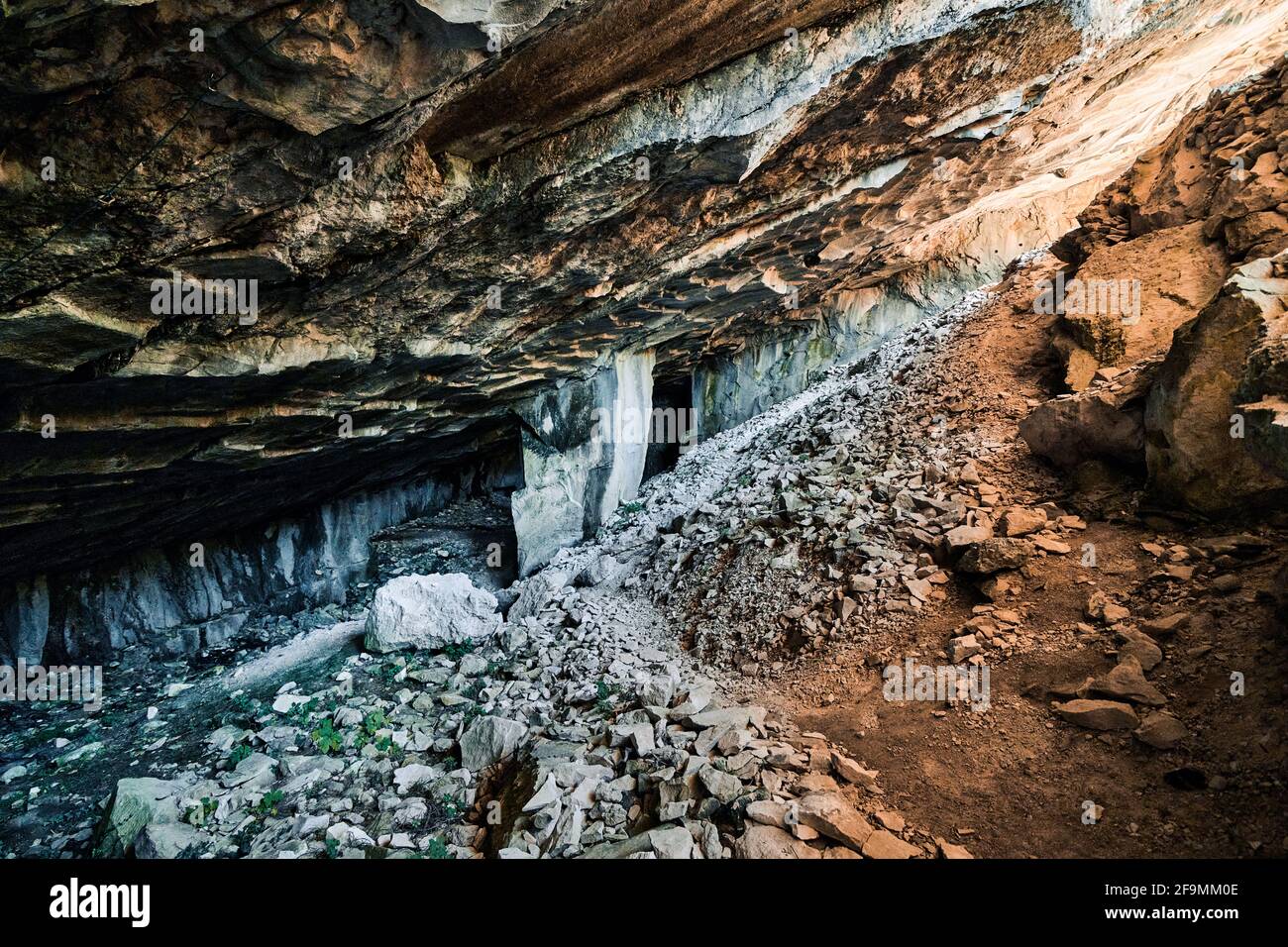 Chalk quarry italy hi-res stock photography and images - Alamy