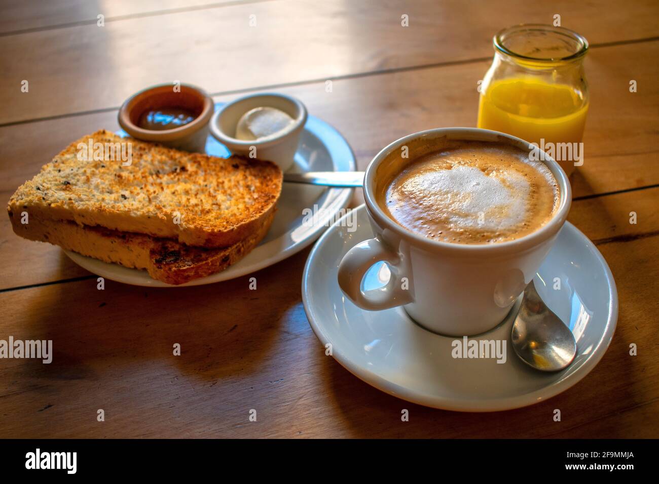 Cafe Con Leche Y Tostada