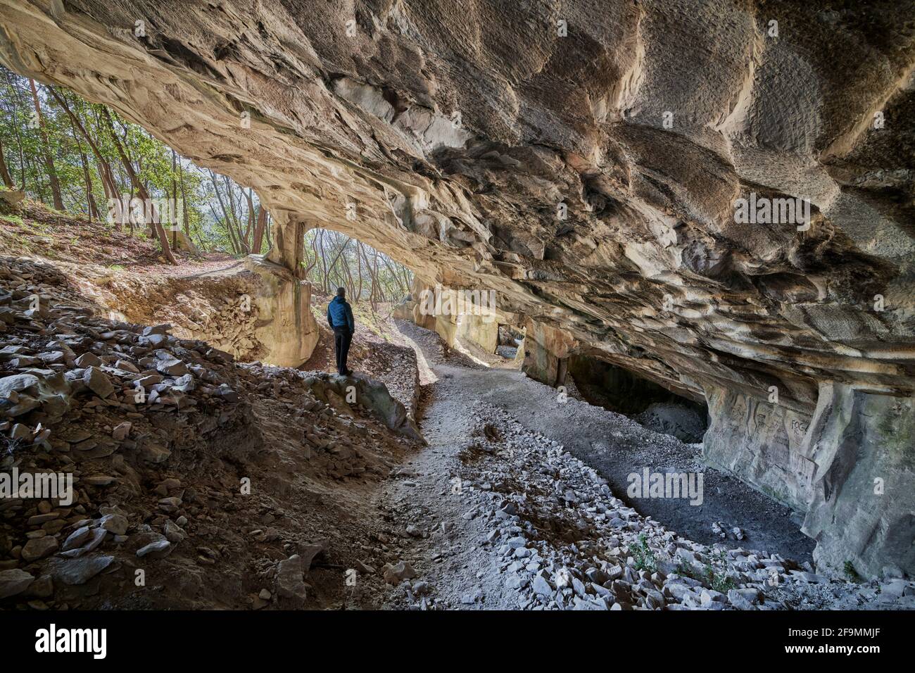 Inferior oolite limestone hi-res stock photography and images - Alamy