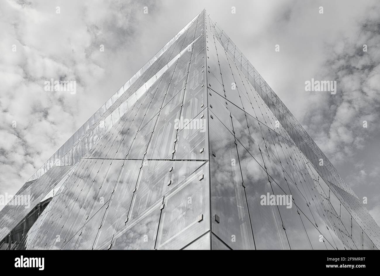 Cube Berlin. Office Building at Washington Square in front of Central ...
