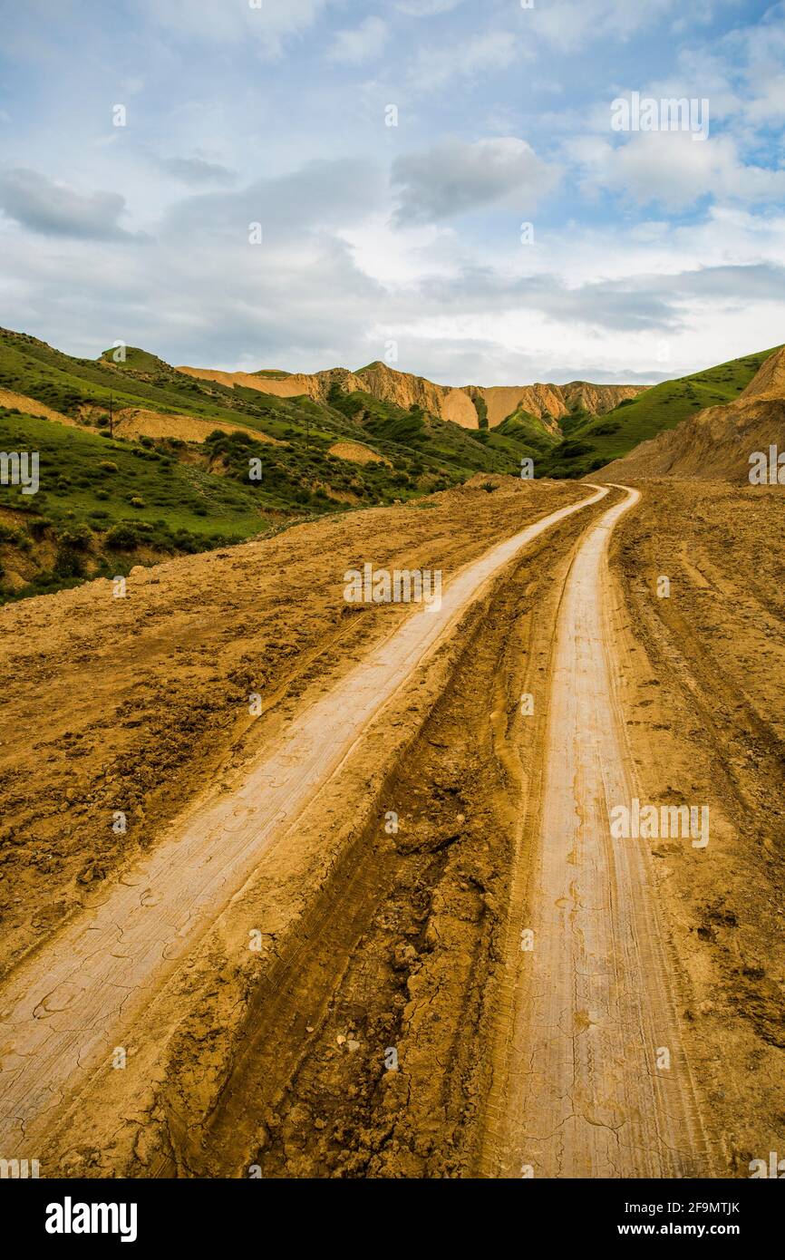 Bumpy dirt hill hi-res stock photography and images - Alamy