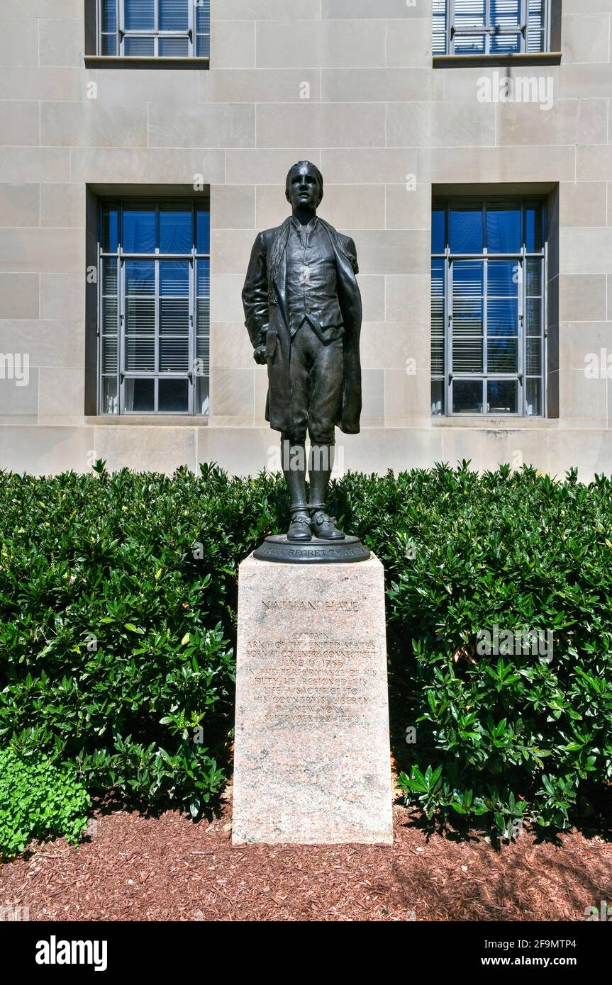 Nathan hale statue hi-res stock photography and images - Alamy Nathan hale statue hi-res stock photography and images - Alamy