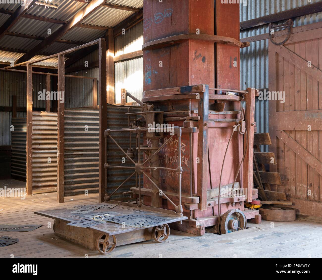 Wool press historic hi-res stock photography and images - Alamy