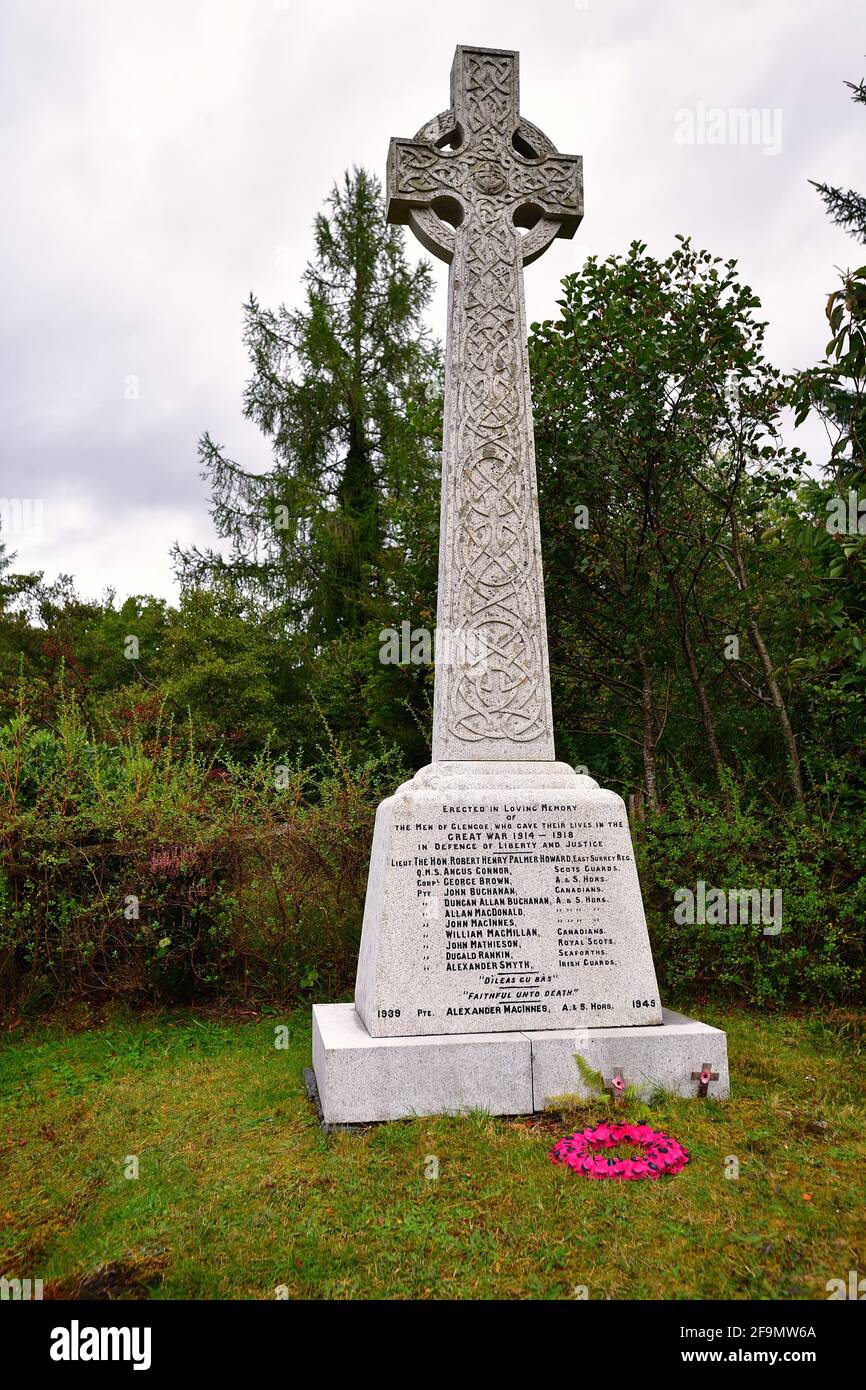 Scottish war memorials hi-res stock photography and images - Alamy