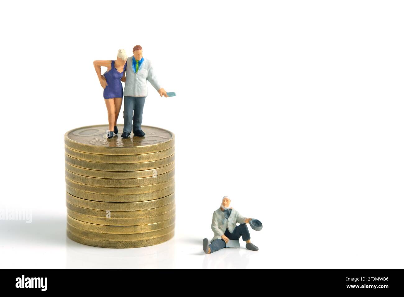 Giving money to the poor hi-res stock photography and images - Alamy