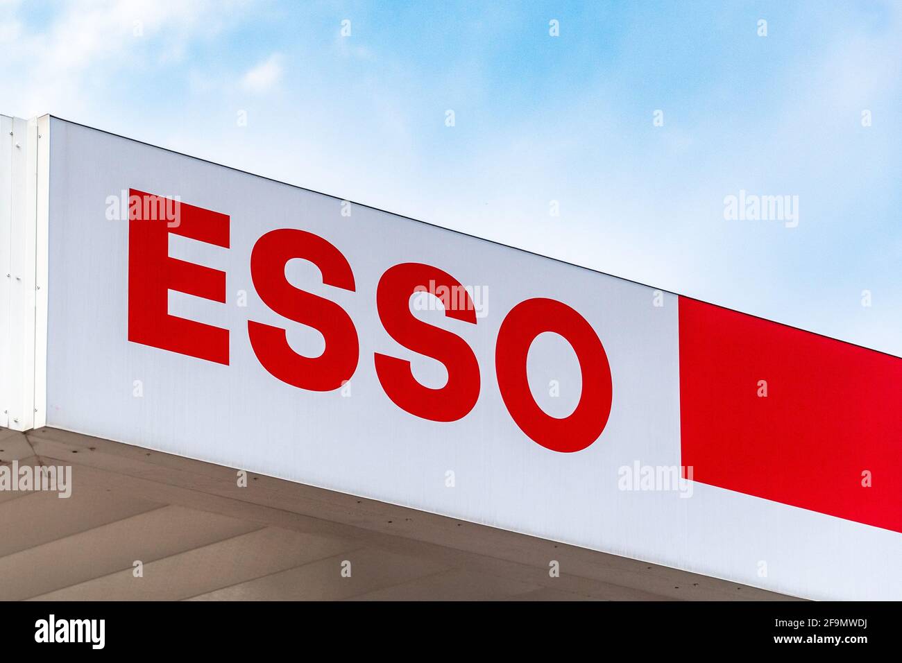 Esso gas station sign hi-res stock photography and images - Alamy