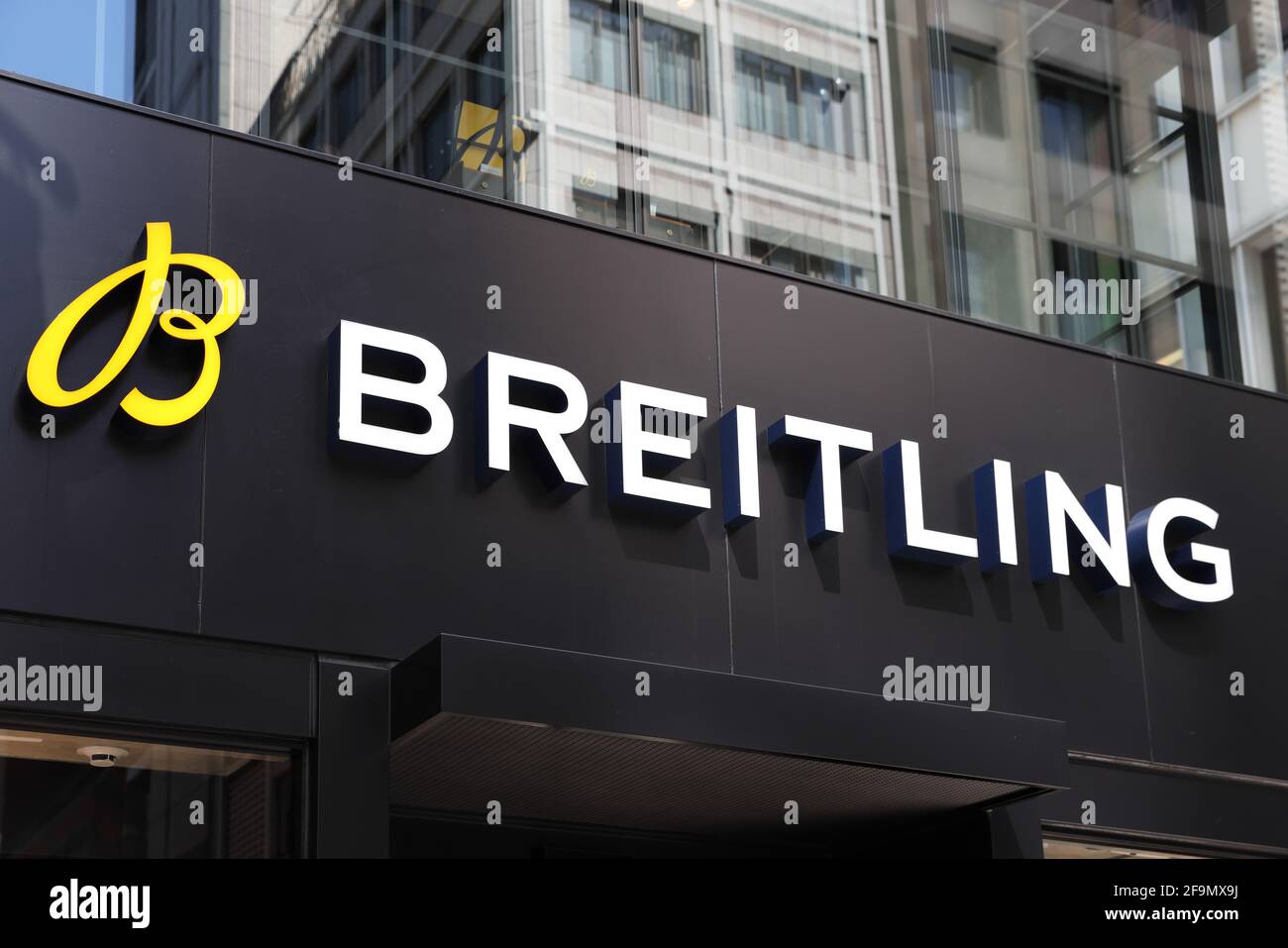 Breitling logo hi-res stock photography and images - Alamy