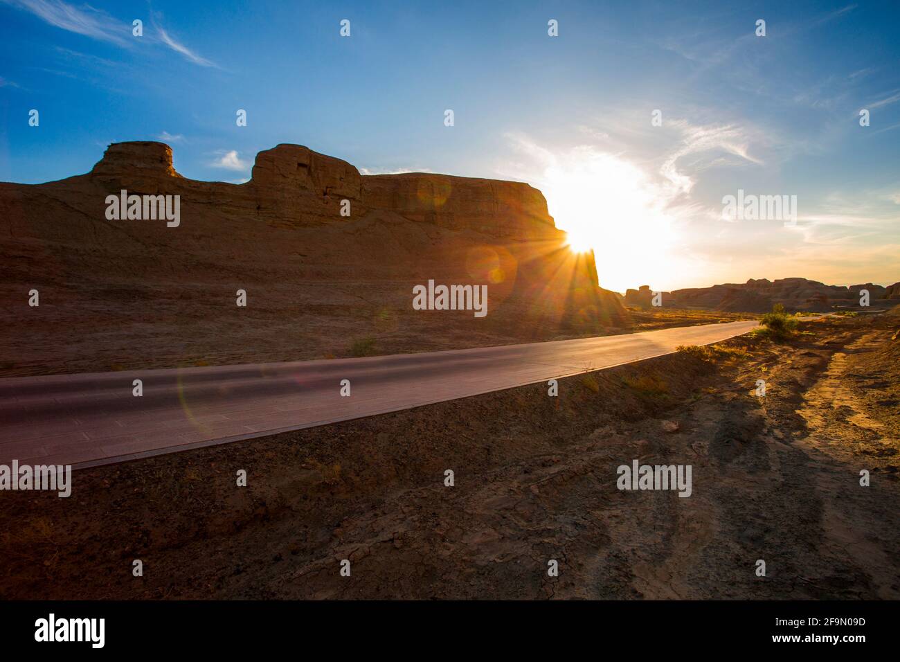 Road in desert Stock Photo - Alamy