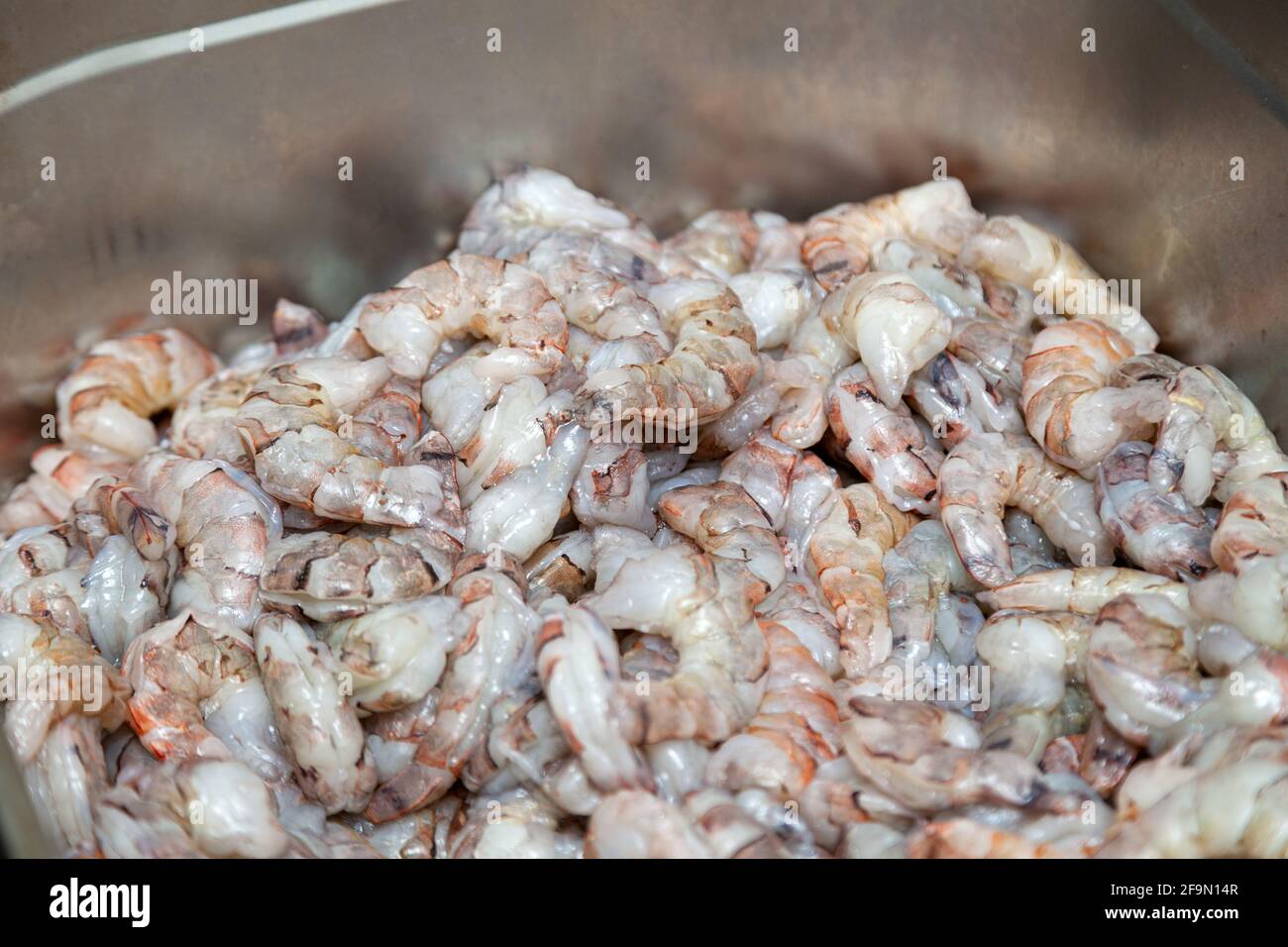 Headless prawns hi-res stock photography and images - Alamy