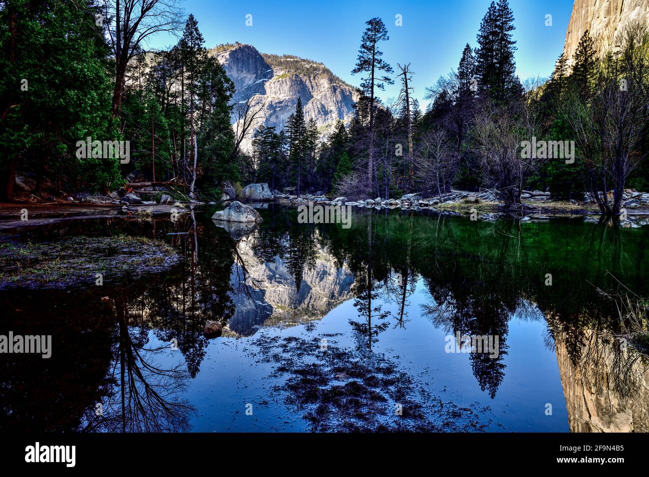 Mirror lake yosemite national hi-res stock photography and images - Alamy